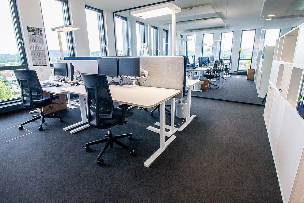 Großraumbüro einrichten: Tipps & Beispiele